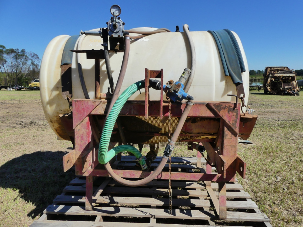 #506 - 3PT 300 GALLON SPRAY RIG | DeMott Auction