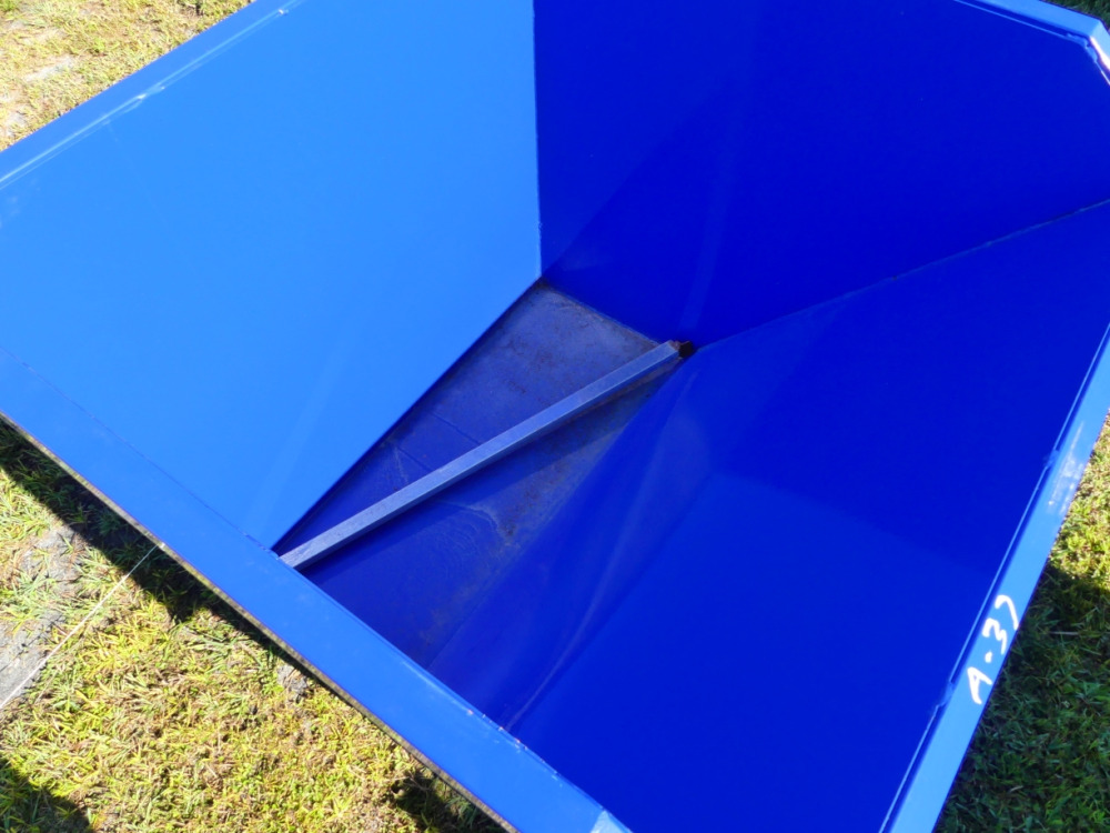 #356 - Greatbear 1yd Forklift Self Dumping Hopper | DeMott Auction