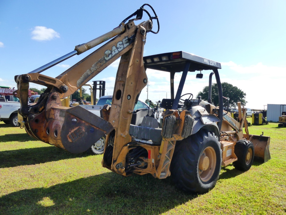 #744 - Case 580 Super M Series 2 | DeMott Auction