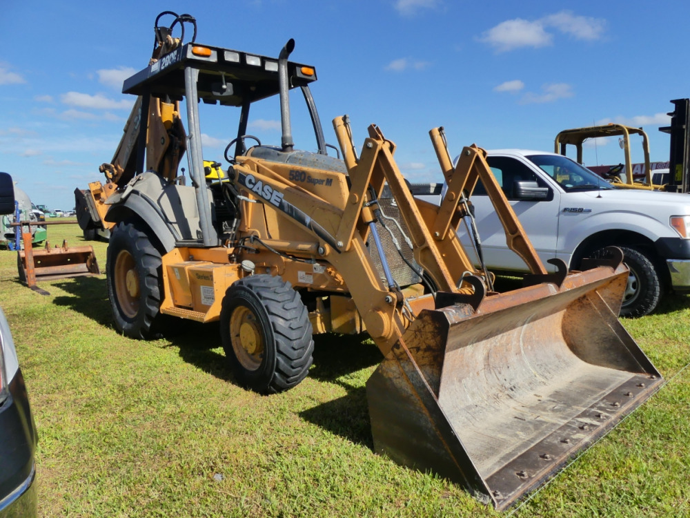 #744 - Case 580 Super M Series 2 | DeMott Auction