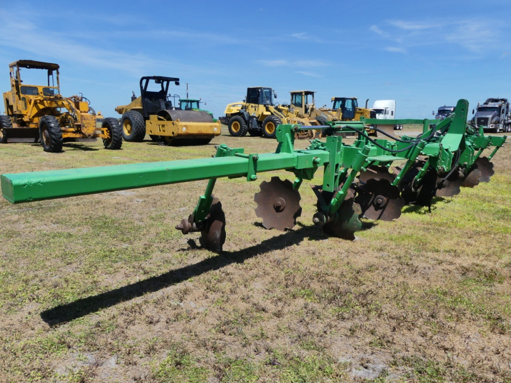 #868 - Oliver & Dahlman 6 Row 3PT Hydraulic Folding Bedders | DeMott ...