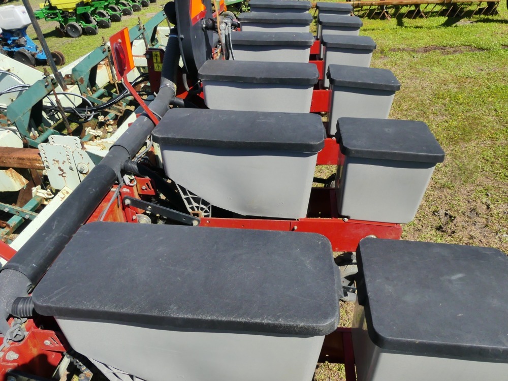 #1316 - Case IH Planter w/ KMC Ripper Stripper | DeMott Auction