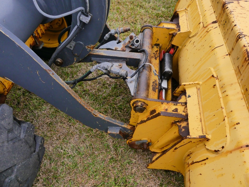 #394 - 2017 Deere 244K | DeMott Auction