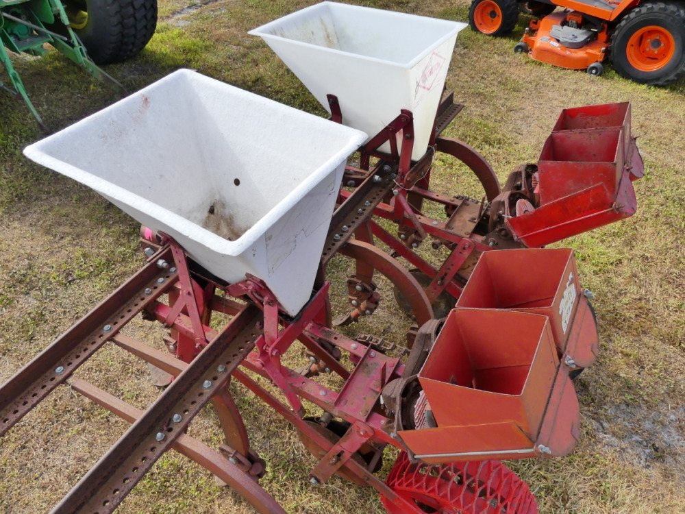 #502 - 3PT 2 Row Covington Planter | DeMott Auction