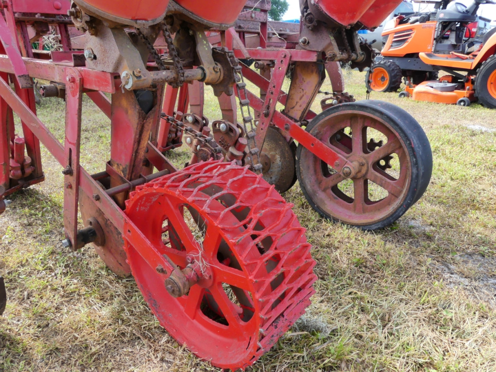 #502 - 3PT 2 Row Covington Planter | DeMott Auction