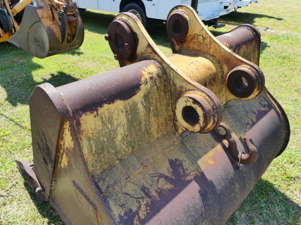 #750 - Caterpillar 52" Excavator Bucket | DeMott Auction