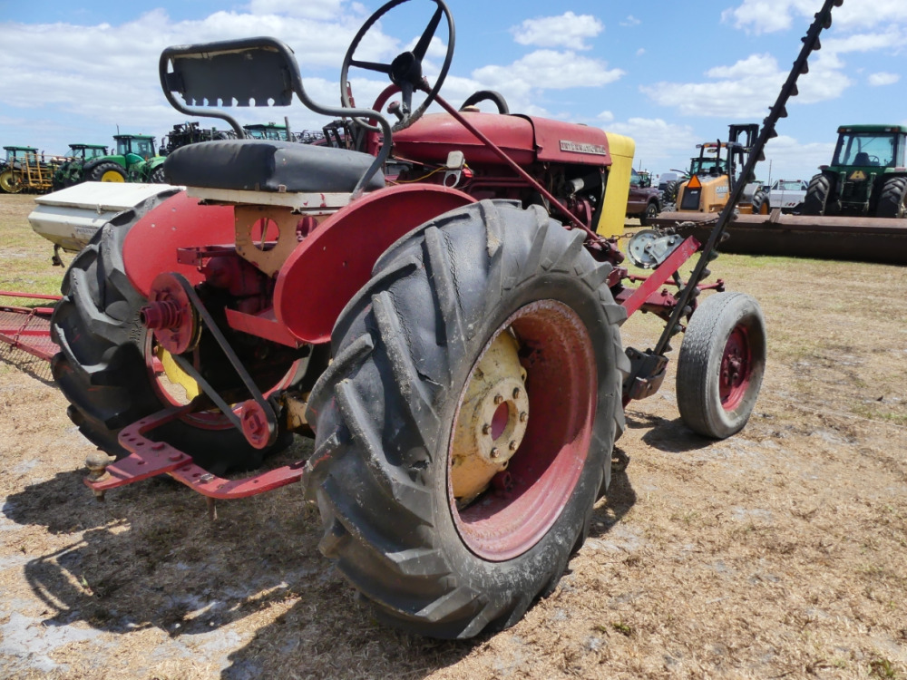 #1071 - International Cub High Crop | DeMott Auction