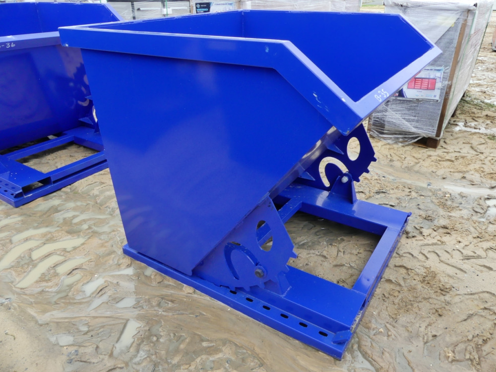 #461 - Greatbear 1yd Forklift Self Dumping Hopper | DeMott Auction