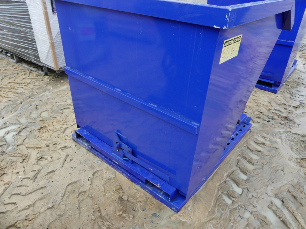 #462 - Greatbear 1yd Forklift Self Dumping Hopper | DeMott Auction