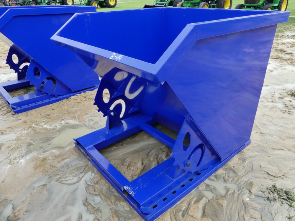 #458 - Greatbear 1yd Forklift Self Dumping Hopper | DeMott Auction