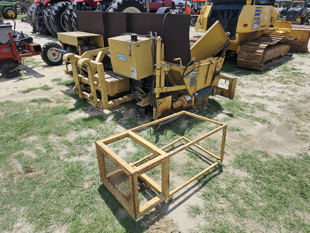 #667B - HTC 2000 Hydraulic Conveyor | DeMott Auction