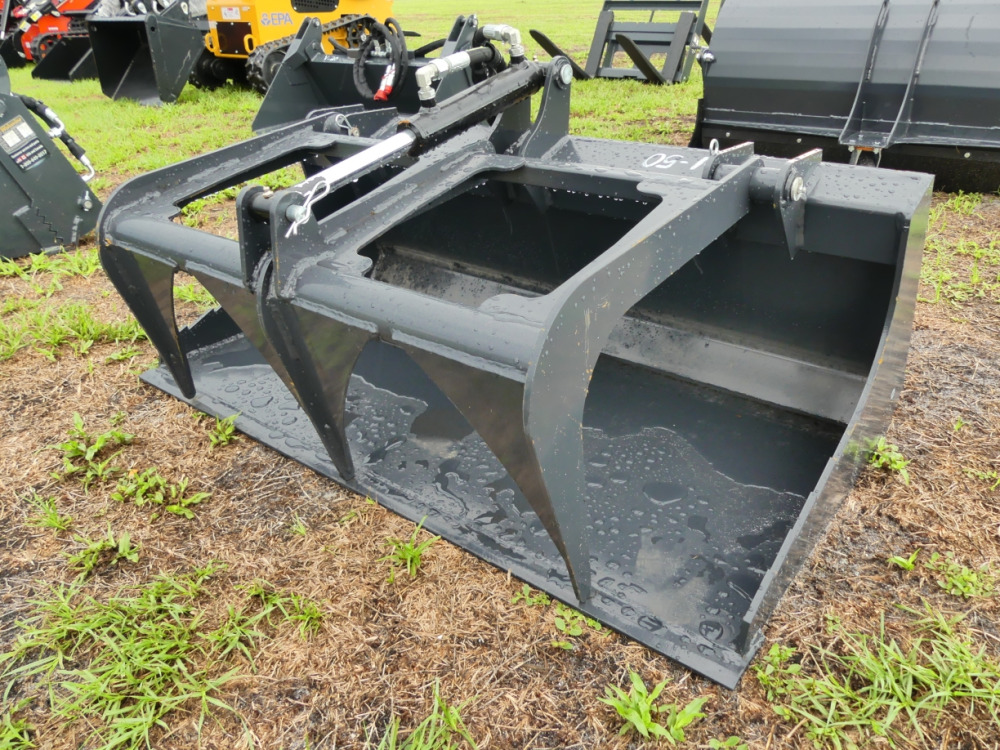 #695 - Wolverine Quick Attach 72" Grapple Bucket | DeMott Auction