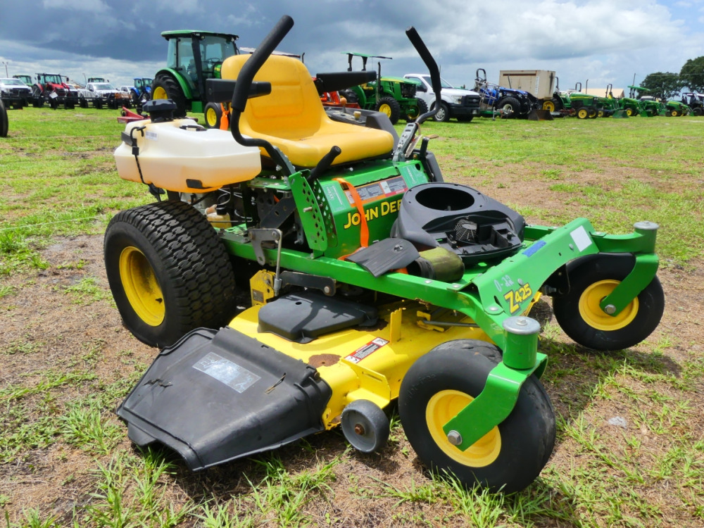 #515 - John Deere Z425 Mower | DeMott Auction