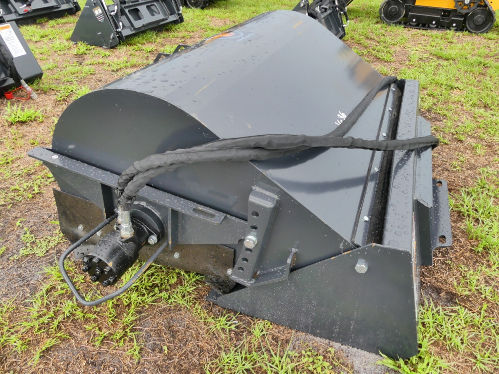 #696 - Wolverine Quick Attach Mini Box Broom Sweeper | DeMott Auction