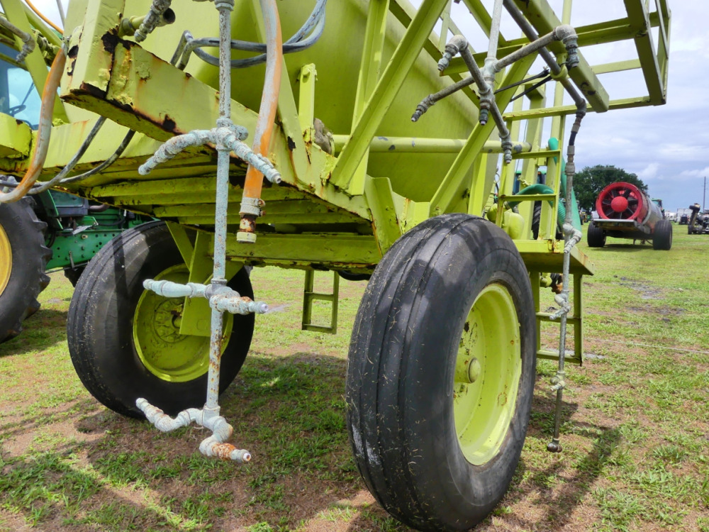 #1098 - Gem 500 Gal Hi-Crop Fiberglass Sprayer | DeMott Auction