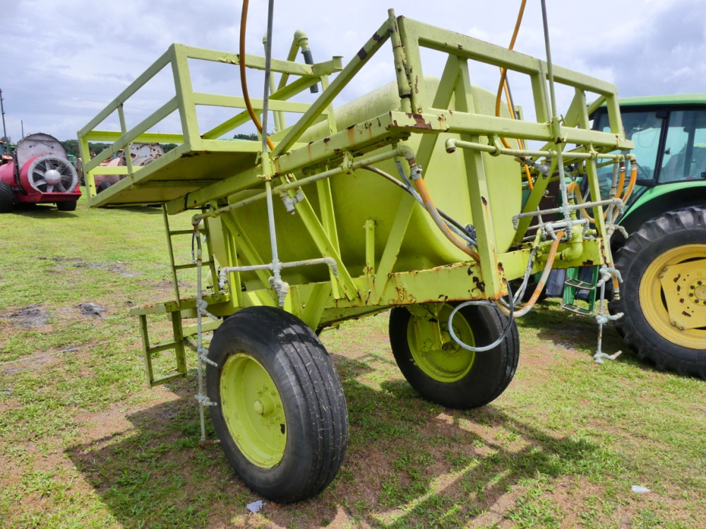 #1098 - Gem 500 Gal Hi-Crop Fiberglass Sprayer | DeMott Auction