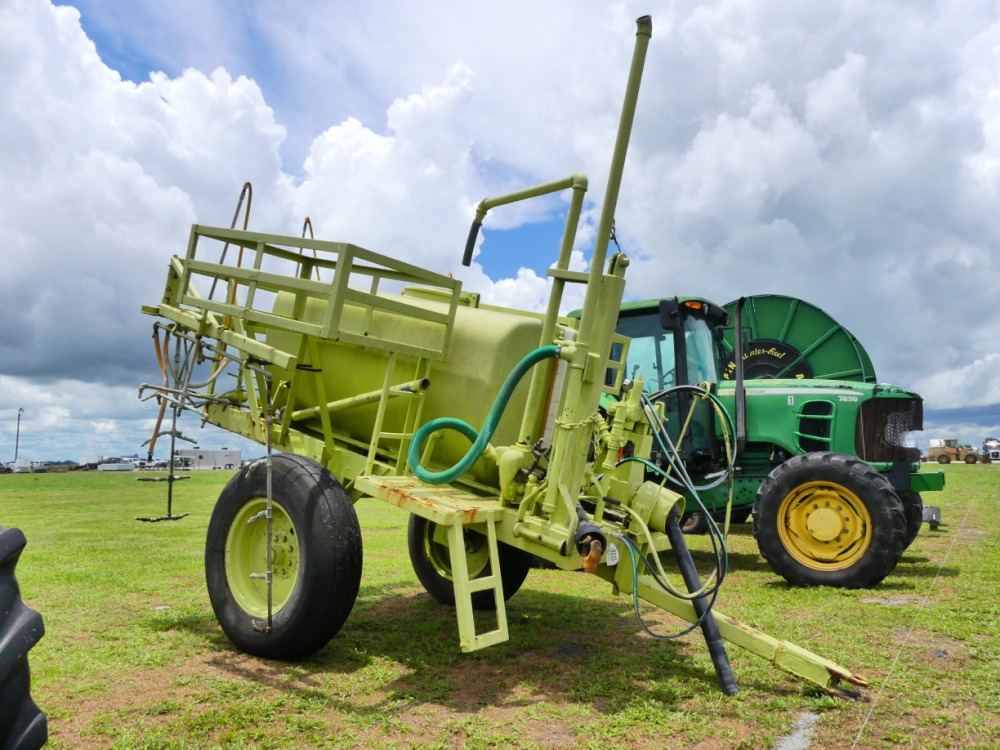 #1098 - Gem 500 Gal Hi-Crop Fiberglass Sprayer | DeMott Auction