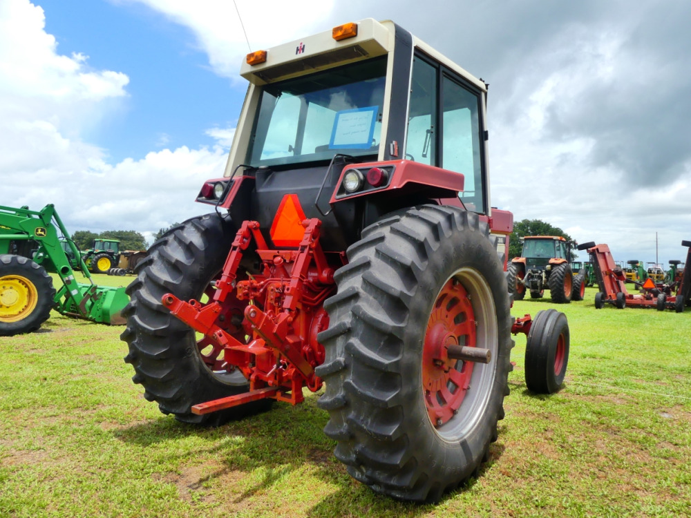 #1081 - Case-IH 886 | DeMott Auction