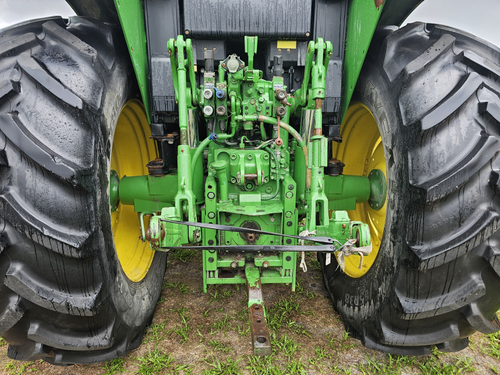 #1031 - 2011 John Deere 7130 | DeMott Auction