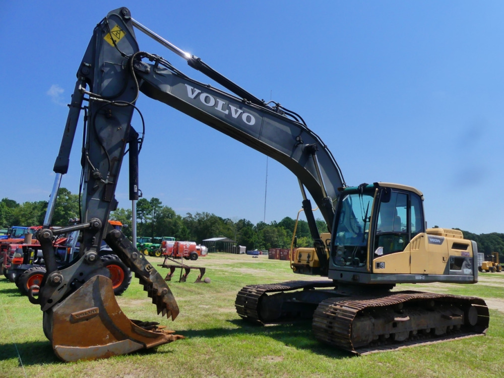 #223 - Volvo EC220DL Excavator | DeMott Auction