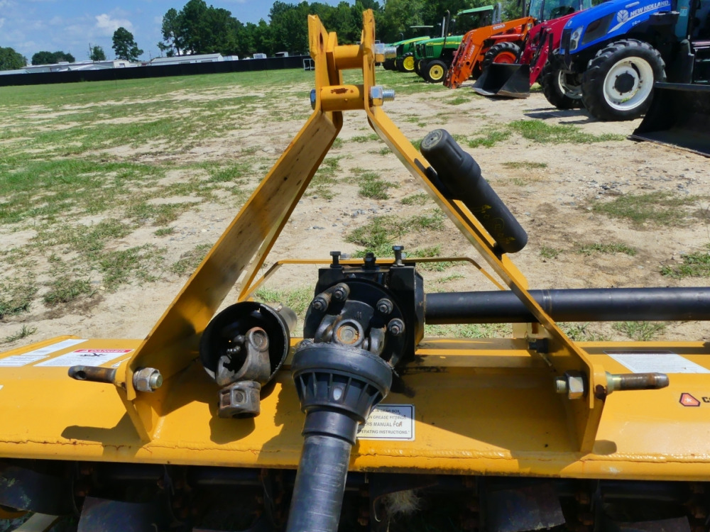 #232 - County Line 3pt 5' Tiller | DeMott Auction