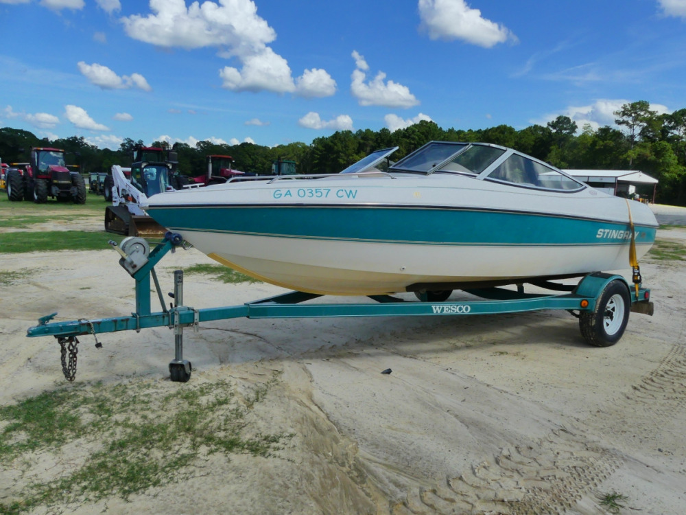 #193 - 1997 Stingray 19' Boat | DeMott Auction
