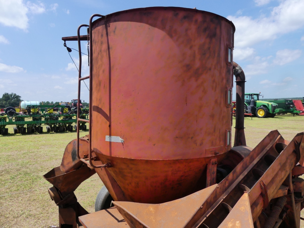 #459 - Gehl 55 PT Feed Mixer | DeMott Auction