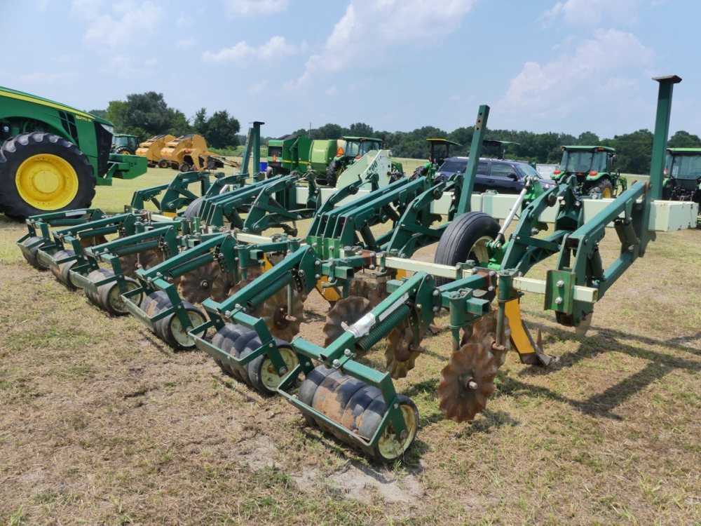 #501 - 2017 KMC 6700 Rip Strip | DeMott Auction