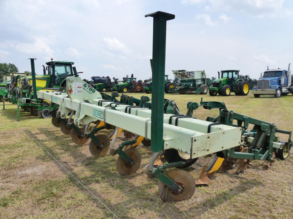 #501 - 2017 KMC 6700 Rip Strip | DeMott Auction
