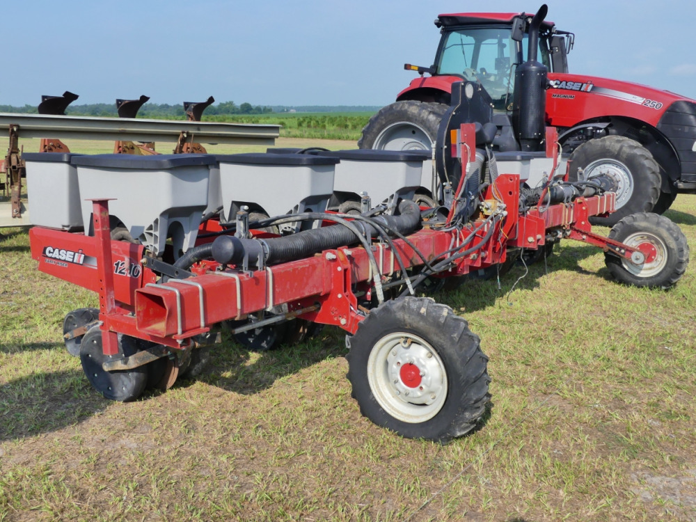 Case IH 1210 Early Riser | DeMott Auction