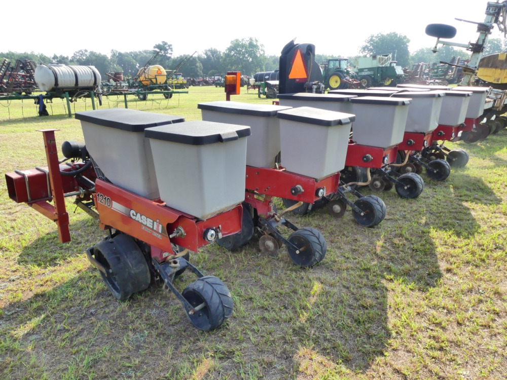 Case IH 1210 Early Riser | DeMott Auction