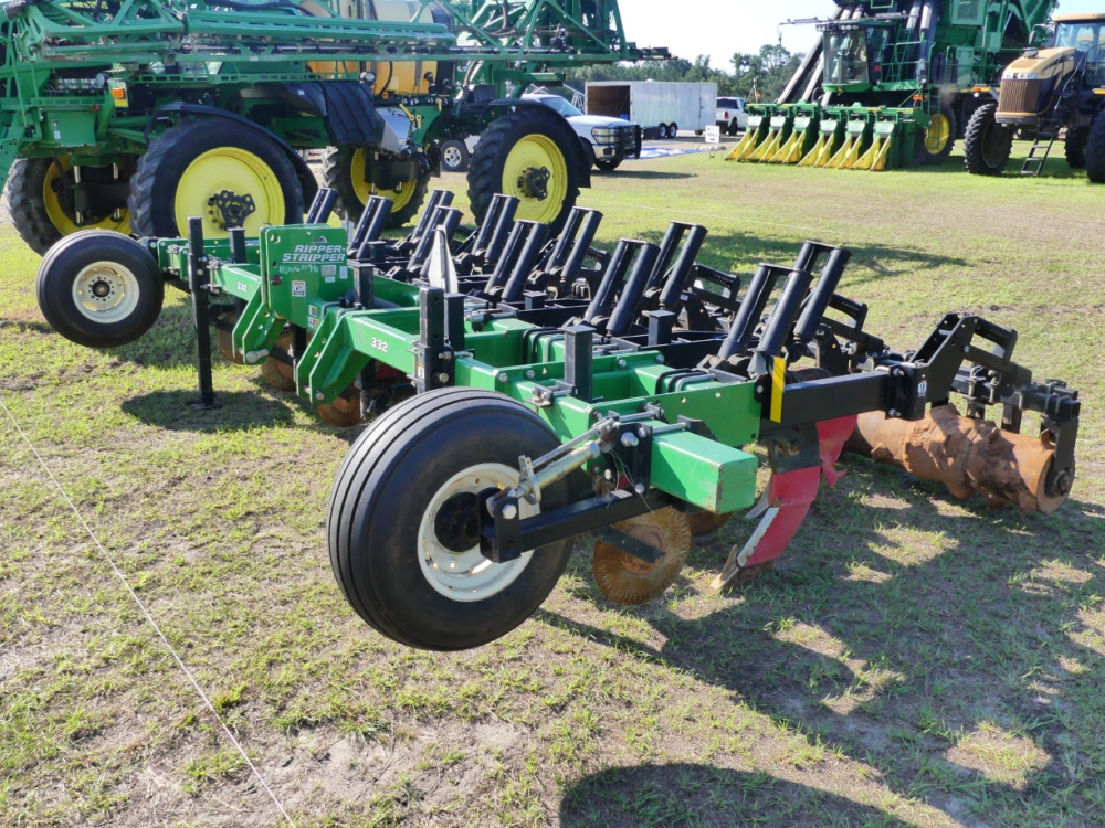 #514 - 2017 Unverferth 332 Ripper Stripper | DeMott Auction