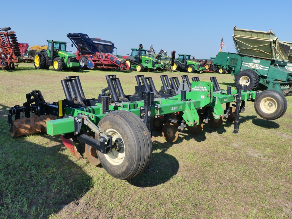 #514 - 2017 Unverferth 332 Ripper Stripper | DeMott Auction