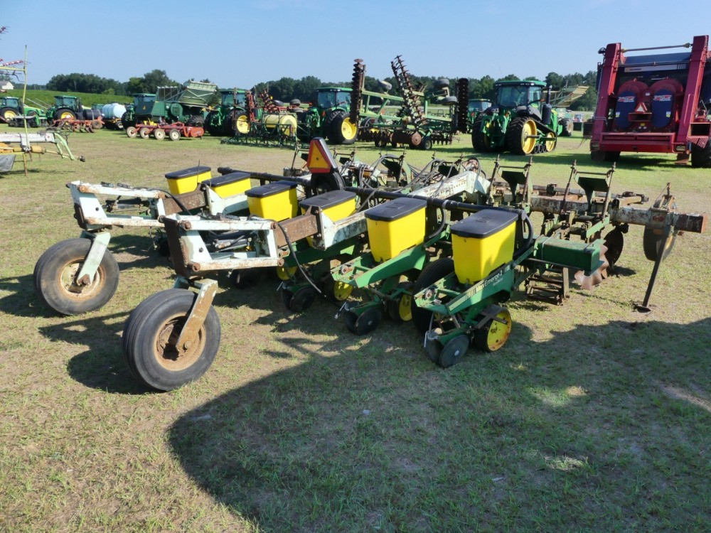 #599 - KMC RIpper Bedder | DeMott Auction