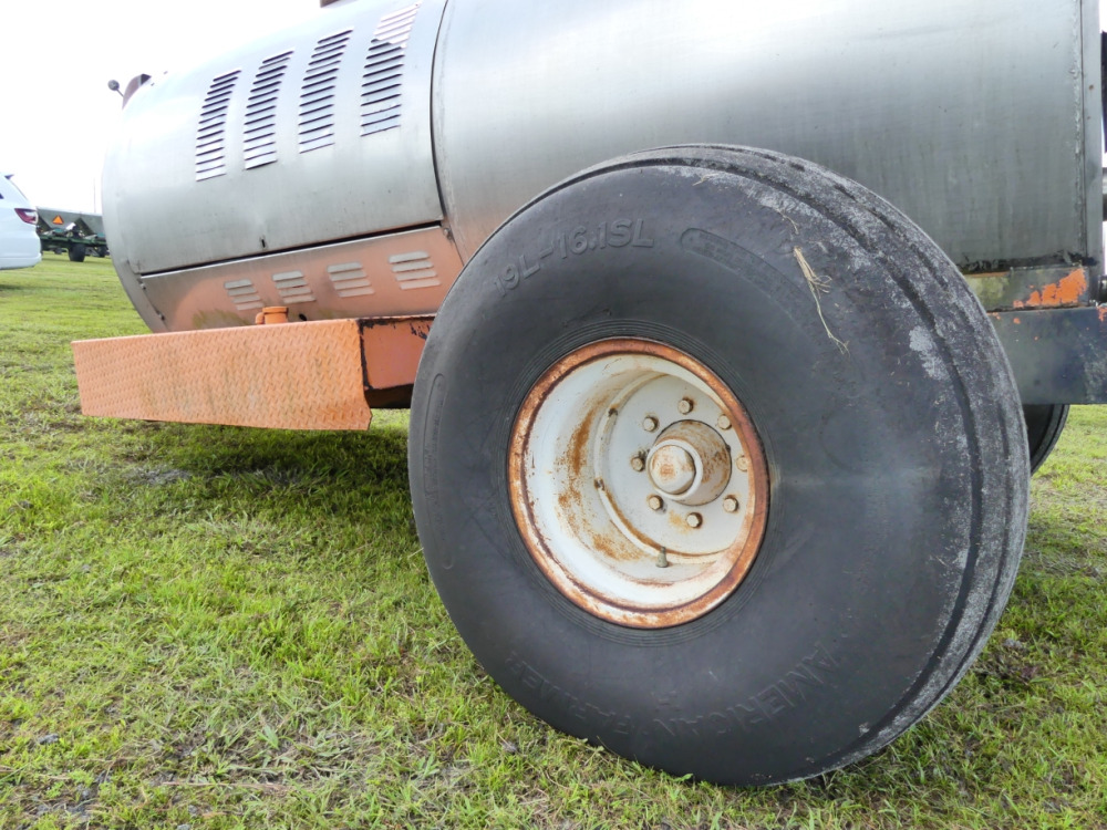 #1285 - FMC 757 Speedsprayer | DeMott Auction