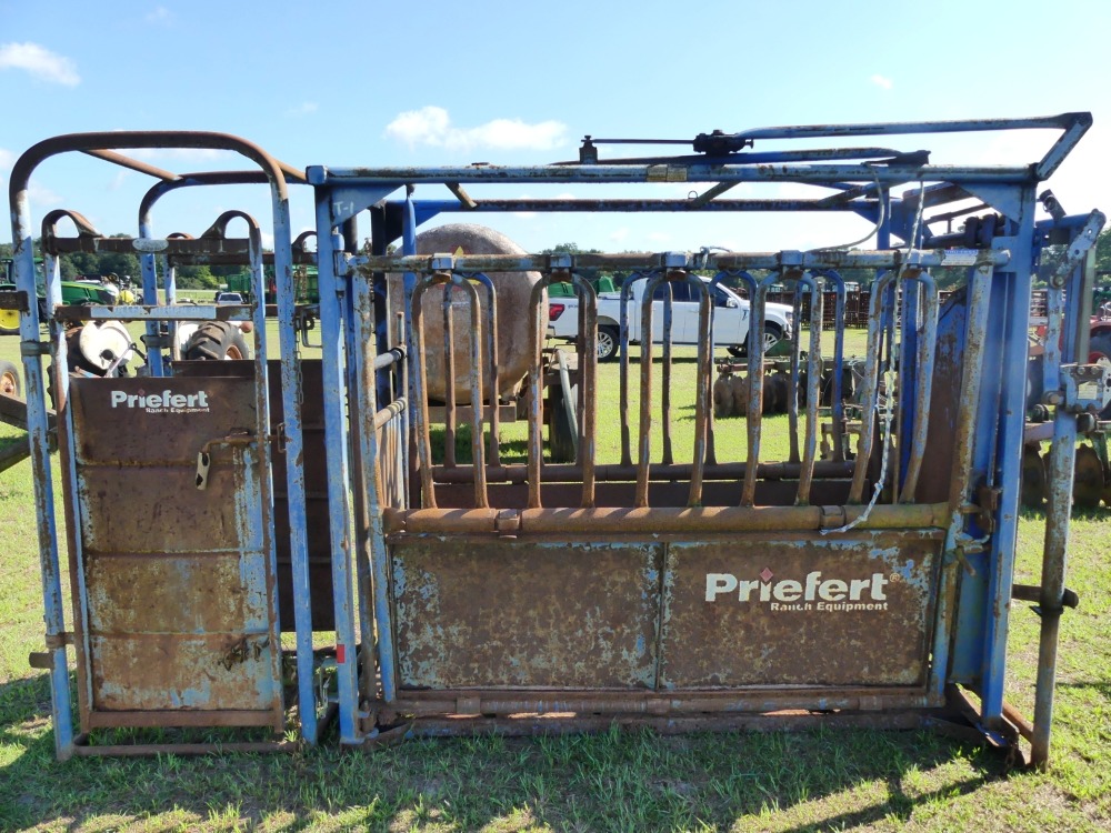 #1362 - Priefert Cattle Shute | DeMott Auction