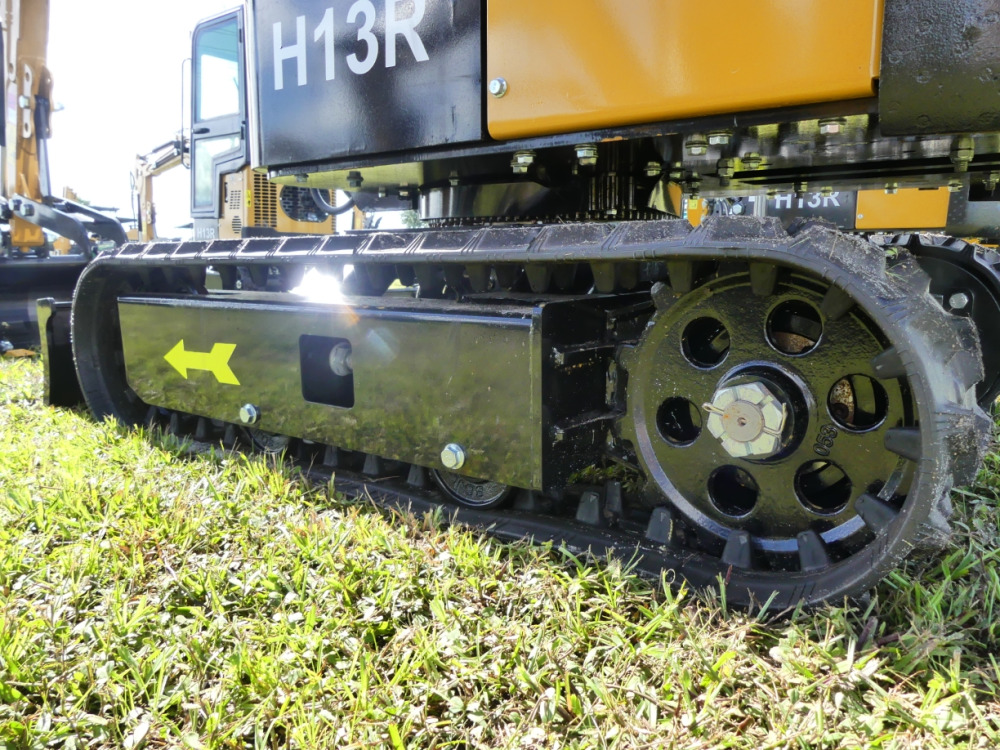 #1087 - AGT H13R Mini Excavator | DeMott Auction