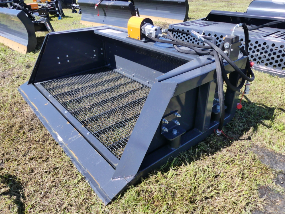 #2081 - Wolverine Quick Attach 72" Screening Bucket | DeMott Auction