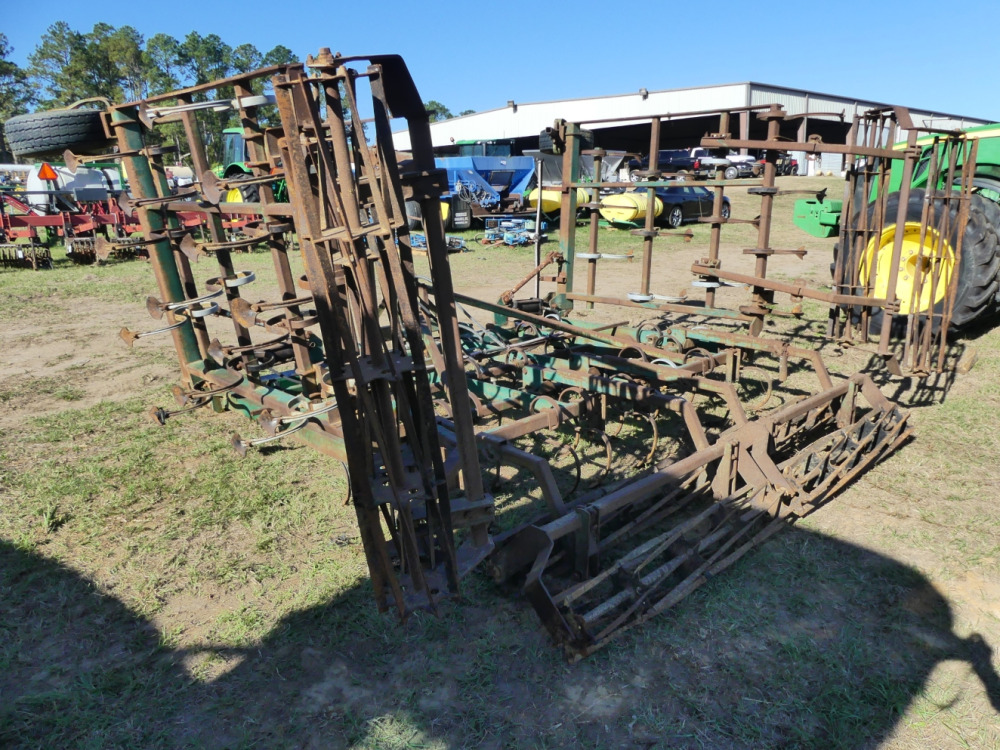 #547 - KMC FIELD CULTIVATOR | DeMott Auction
