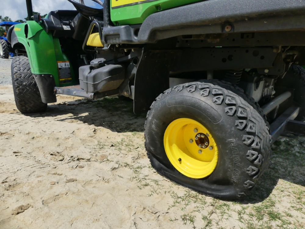 #219 - 2021 John Deere HPX615E Gator | DeMott Auction