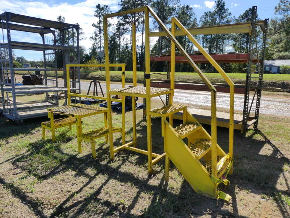 #115 - 2) METAL STEPS | DeMott Auction