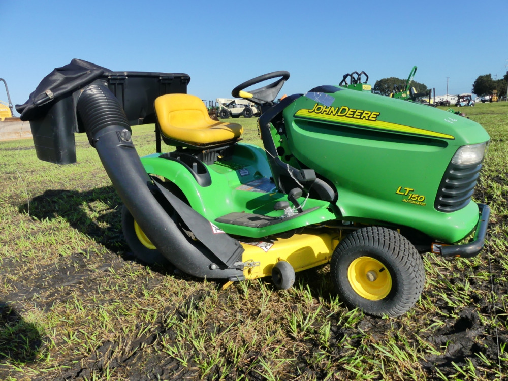 #1006 - John Deere LT150 | DeMott Auction