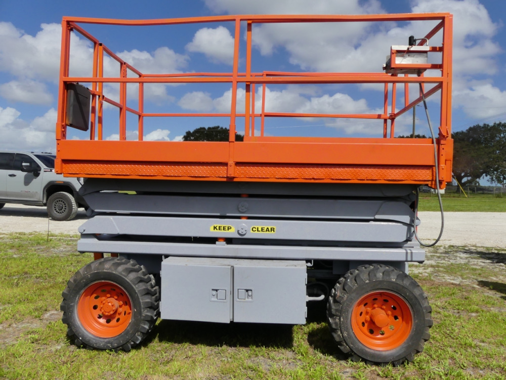 #1084 - Sky Jack Diesel Powered Scissor Lift | DeMott Auction