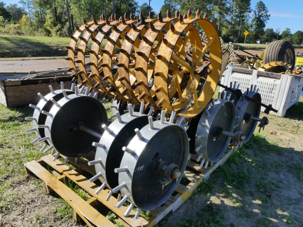 #172 - ASSORTMENT OF PUNCH WHEELS | DeMott Auction