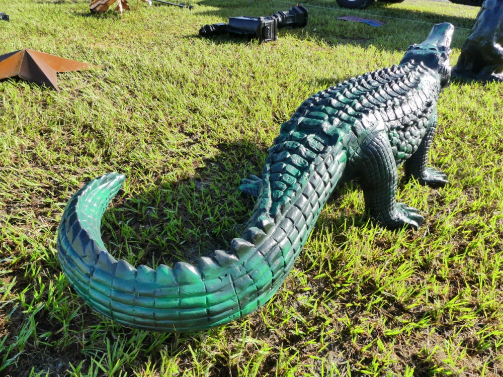 #2195 - Metal Gator | DeMott Auction