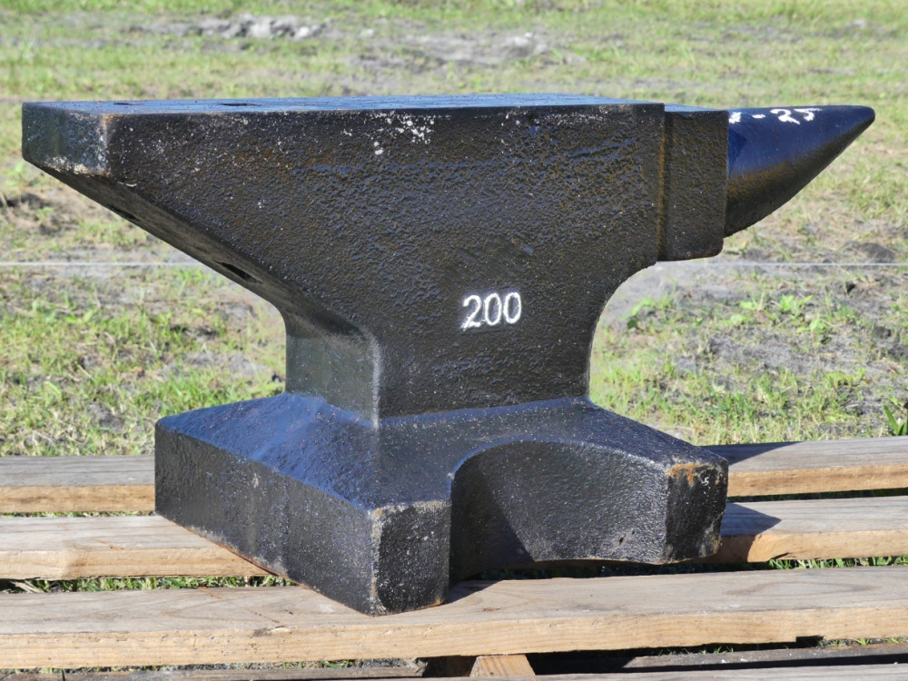 #2152 - 200 Lb Anvil | DeMott Auction