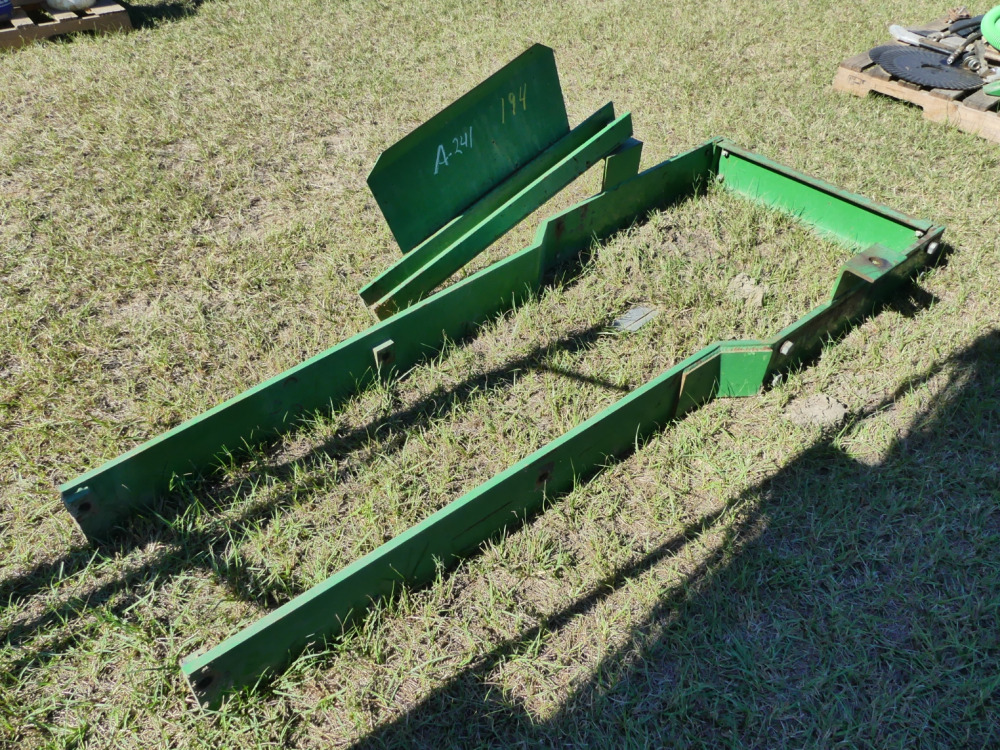 #194 - TANK FRAME FOR TRACTOR | DeMott Auction