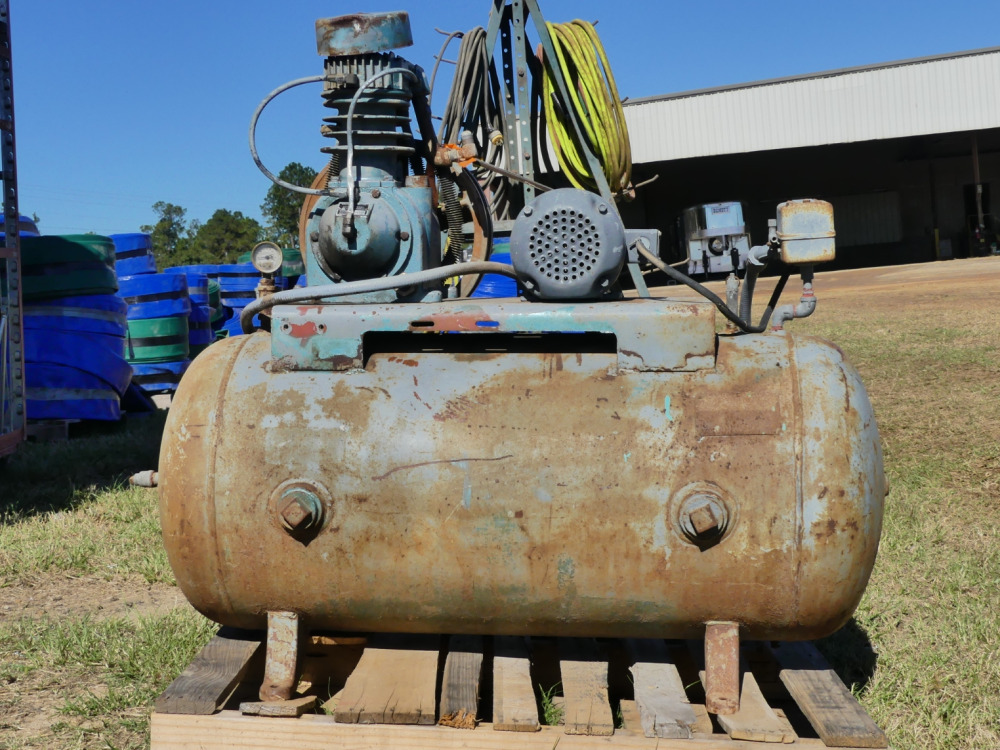 #253 - AIR COMPRESSOR | DeMott Auction