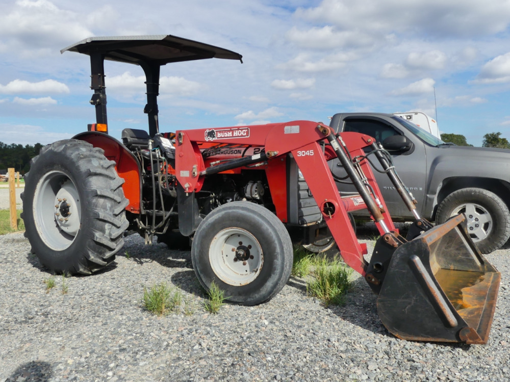 #278 - Massey Ferguson 243 | DeMott Auction