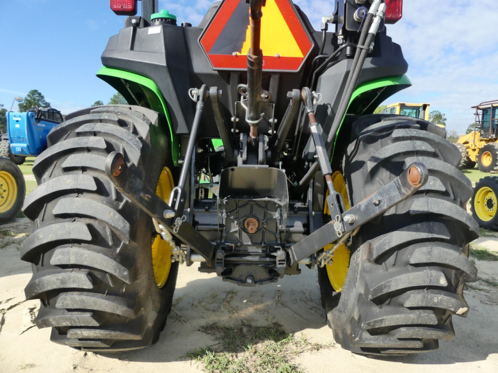 #265 - 2018 John Deere 3038E | DeMott Auction